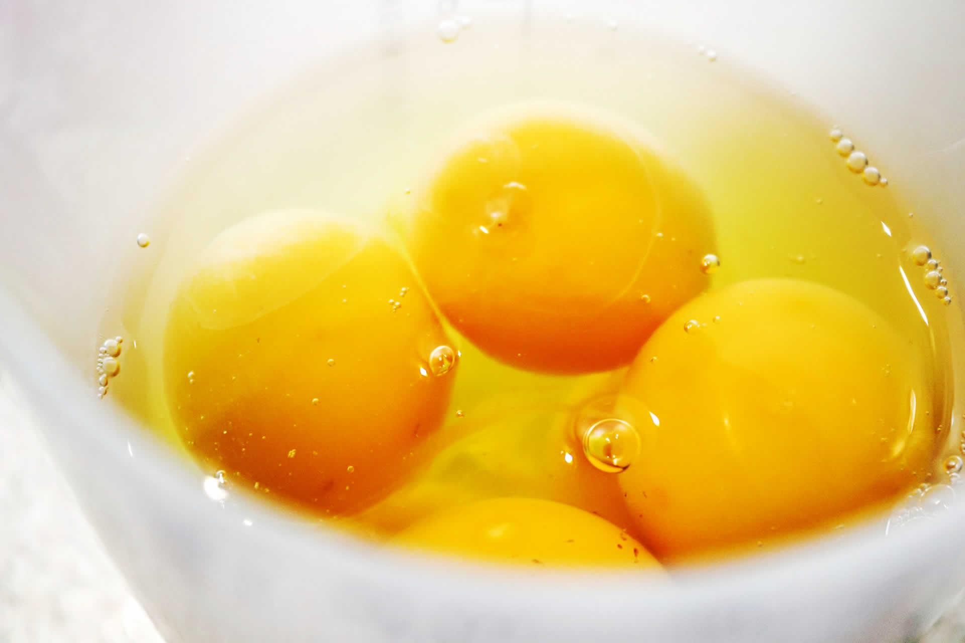 Yema de Huevo: salud para el Cerebro y Ojos Saludables